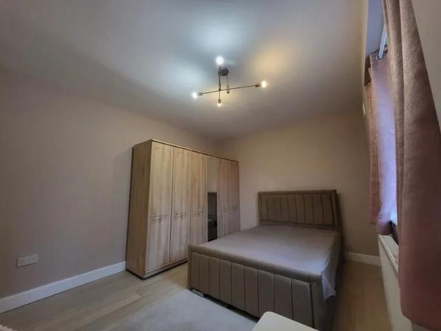 Apartment at Lombard Road, Greater London