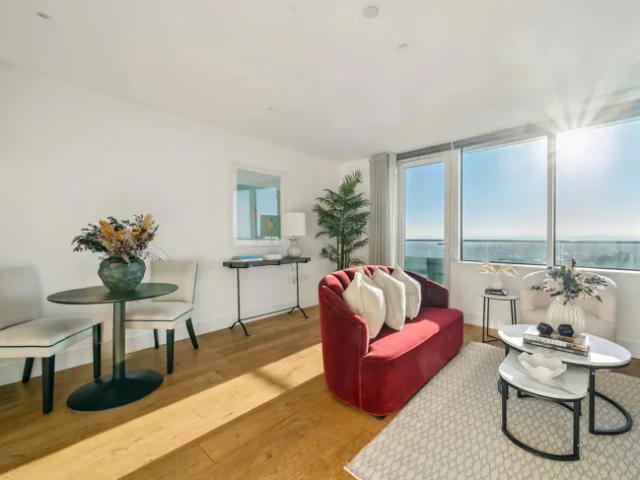 Apartment at Lombard Road, Greater London
