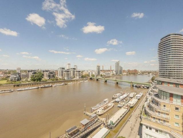 Apartment at Lombard Road, Greater London