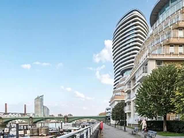 Apartment at Lombard Road, Greater London