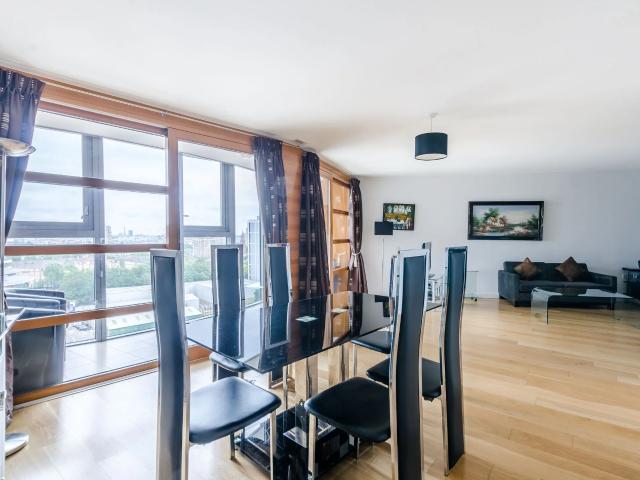 Apartment at Lombard Road, Greater London