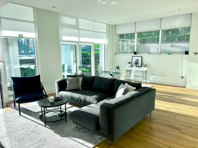 Apartment at Lombard Road, Greater London