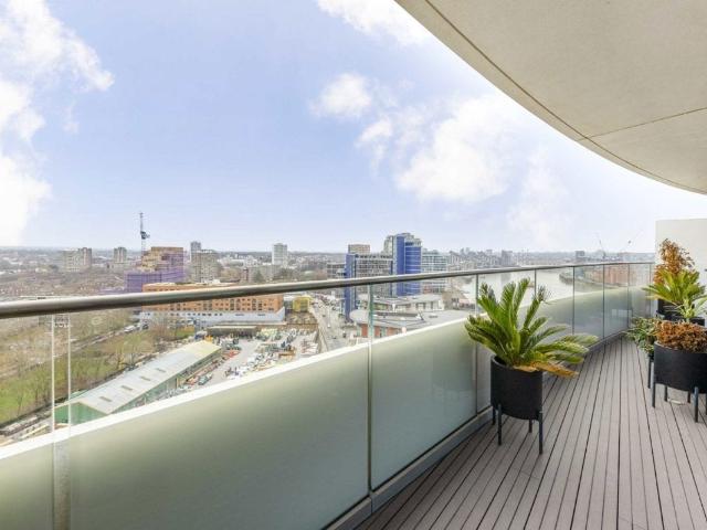 Apartment at Lombard Road, Greater London