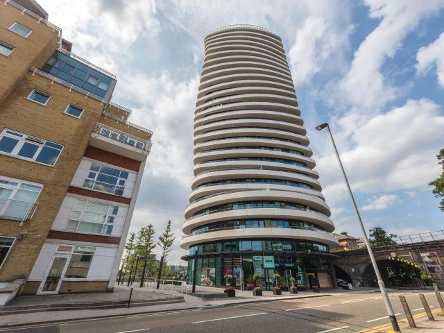 Apartment at Lombard Road, Greater London