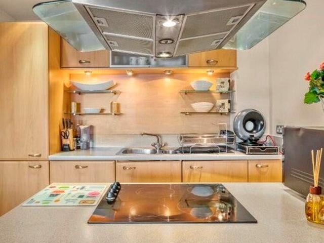Apartment at Lombard Road, Greater London