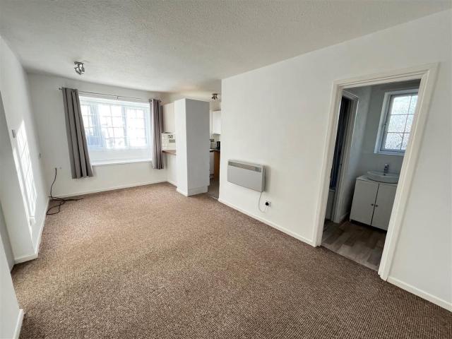 Apartment at Long March, Daventry