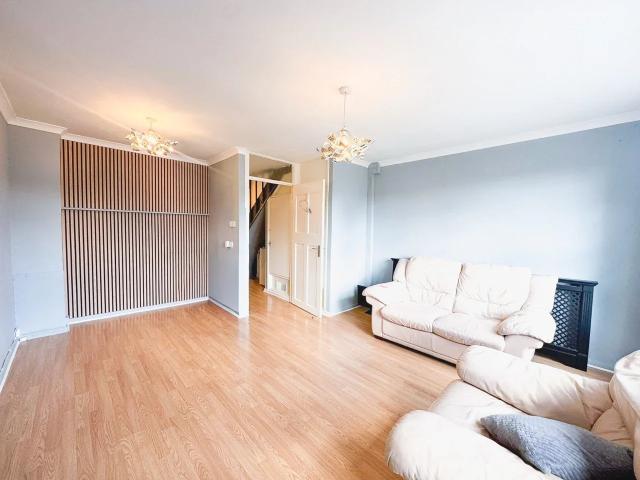 Apartment at Longcroft Drive, Waltham Cross