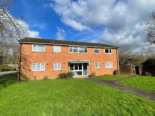 Apartment at Longcroft Road, Basingstoke and Deane