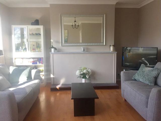 Apartment at Longfield Crescent, Greater London