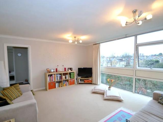Apartment at Longfield Walk, Greater London