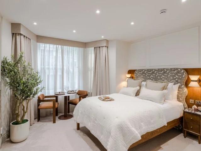 Apartment at Longridge Road, Greater London