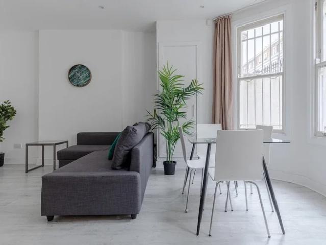Apartment at Longridge Road, Greater London
