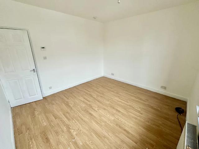 Apartment at Longroyd Grove, Leeds