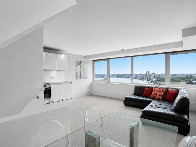 Apartment at Longshore, Greater London
