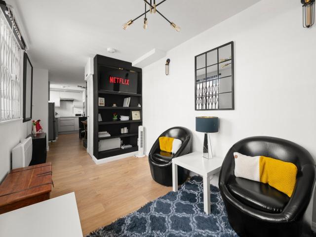 Apartment at London Mews, City of Westminster