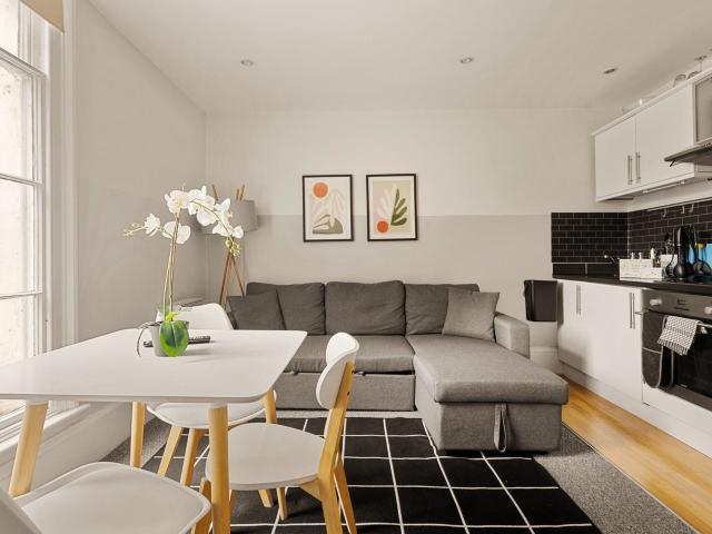 Apartment at London Place, Oxford