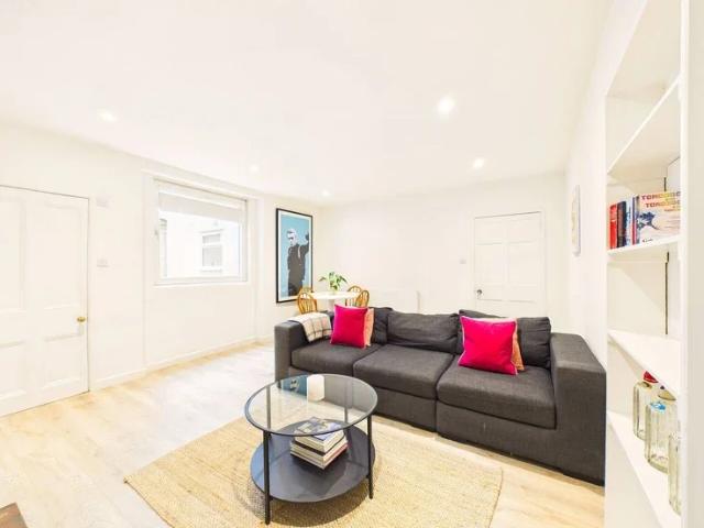 Apartment at London Road, Cheltenham