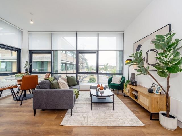 Apartment at London Road, Borough of Spelthorne