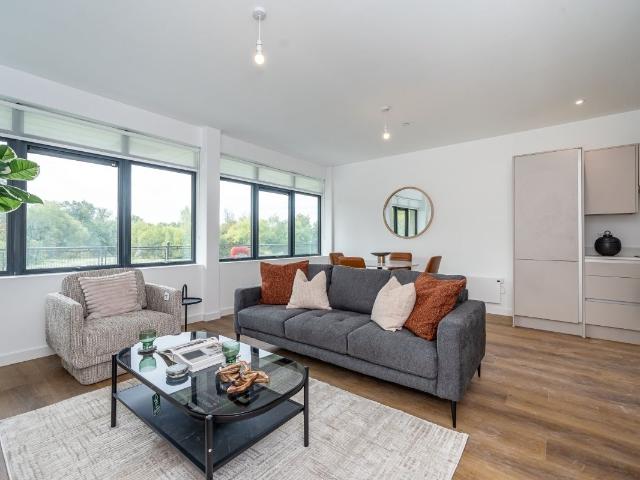 Apartment at London Road, Borough of Spelthorne