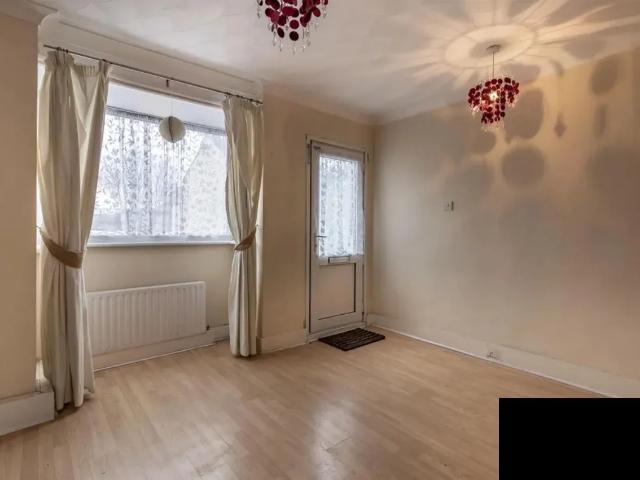 Apartment at London Road, Grays
