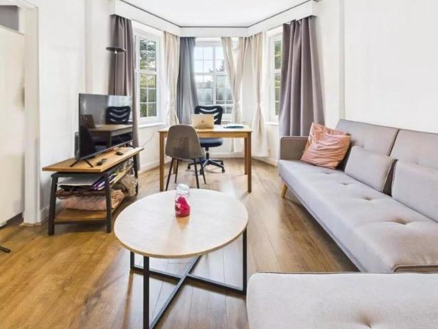 Apartment at London Road, Greater London