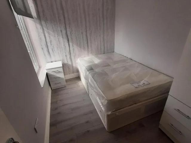 Room at London Road, Greater London