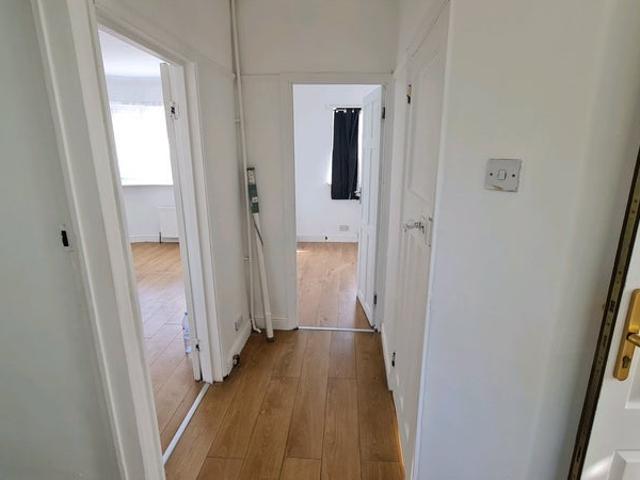 Room at Tamworth Lane, Greater London