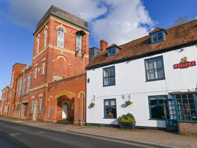 Apartment at London Road, East Hampshire