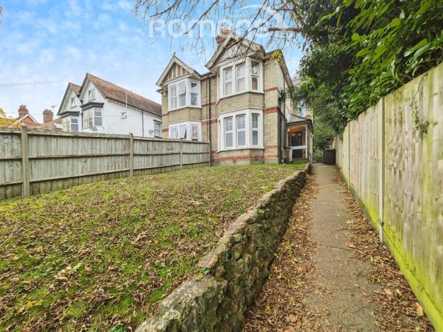 Apartment at London Road, High Wycombe