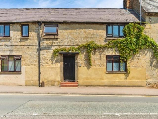 Apartment at London Road, Old Stratford