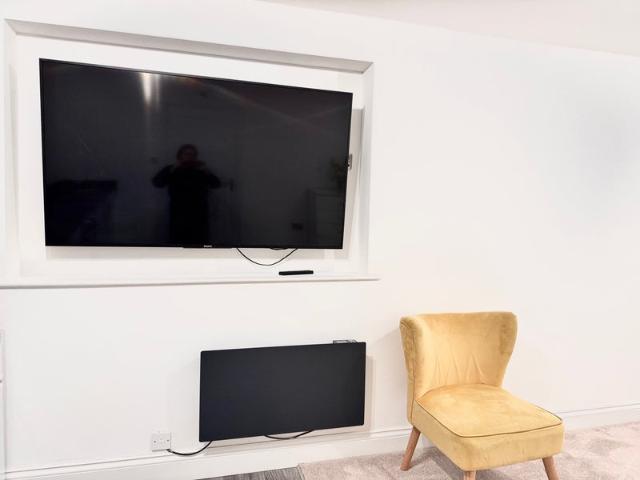 Room at London Road, Luton