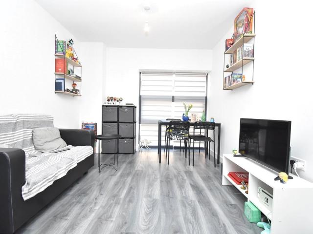 Apartment at London Road, Newbury
