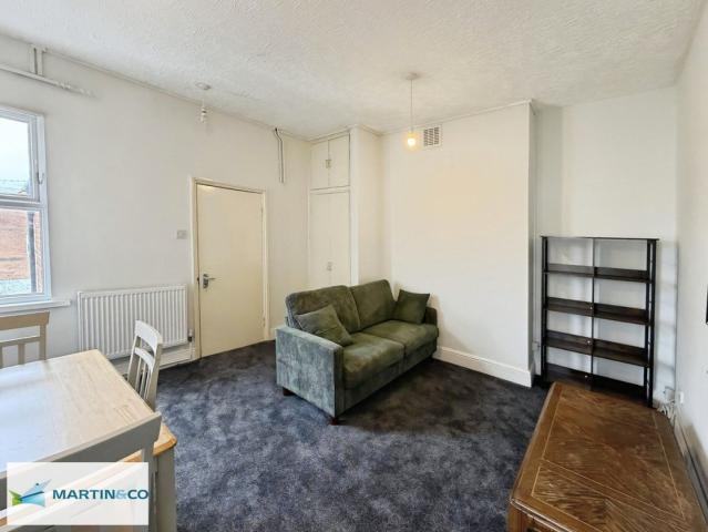 Apartment at London Road, Reading