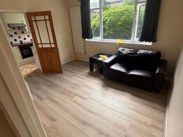 Apartment at London Road, Reading