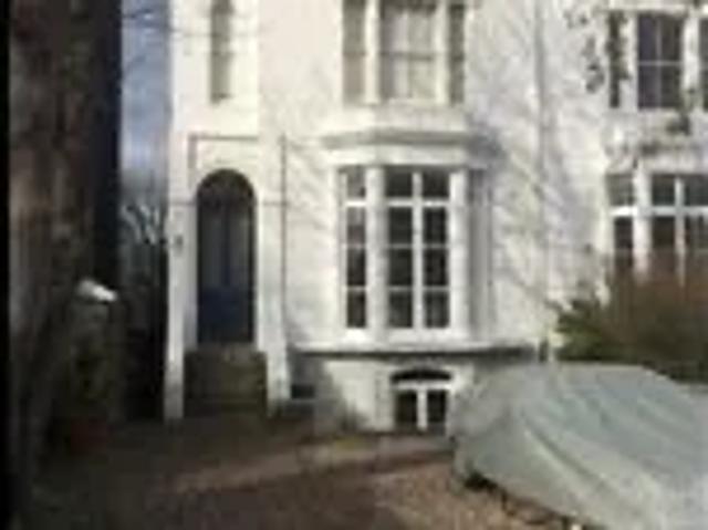 Apartment at Lonsdale Road, Greater London