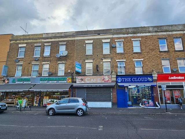 Apartment at Lordship Lane, Greater London
