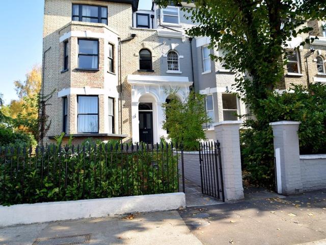 Apartment at Lordship Road, Greater London