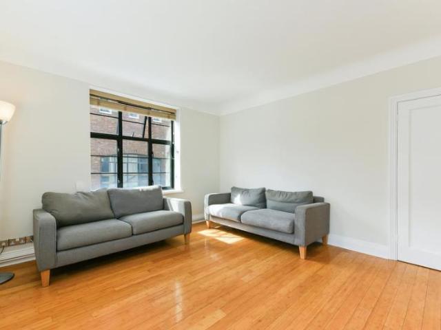 Apartment at Lorne Close, City of Westminster