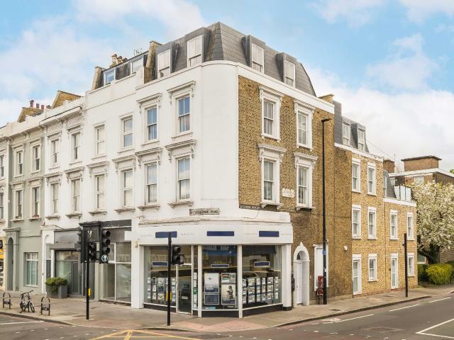 Apartment at Latchmere Road, Greater London