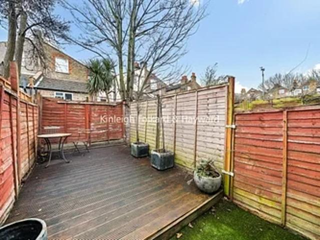Apartment at Laurel Close, Greater London