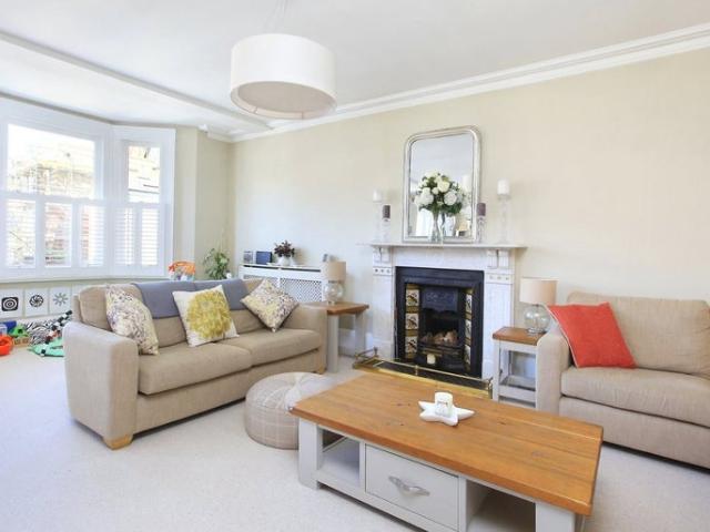 Room at Lavender Hill, Greater London