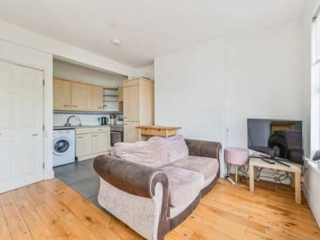 Apartment at Lavender Hill, Greater London