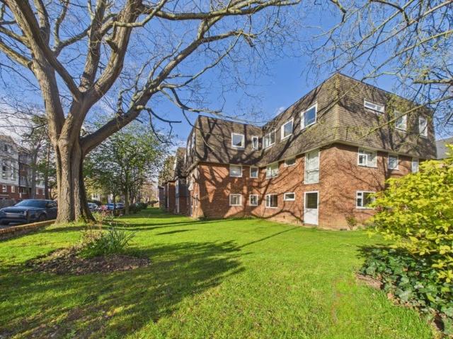 Apartment at Lawrence Grove, Southampton