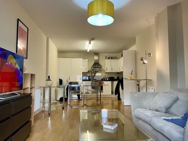 Apartment at Lawrence Road, Greater London