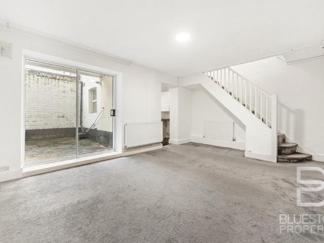Apartment at Lawrence Road, Greater London