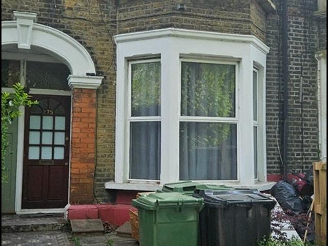 Apartment at Lawton Road, Greater London