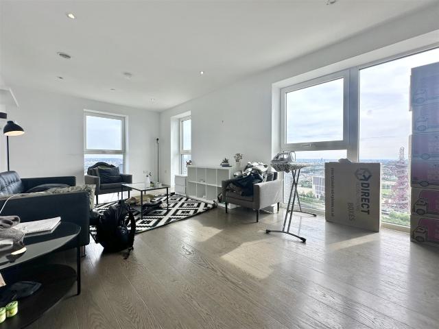 Apartment at Layard Street, Greater London