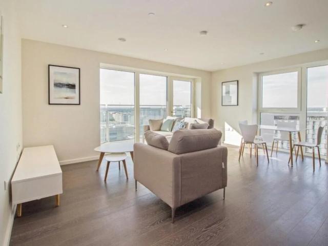 Apartment at Layard Street, Greater London