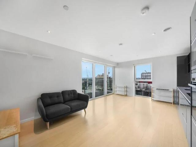 Apartment at Layard Street, Greater London