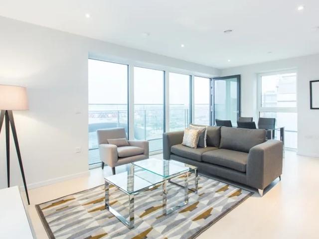 Apartment at Layard Street, Greater London